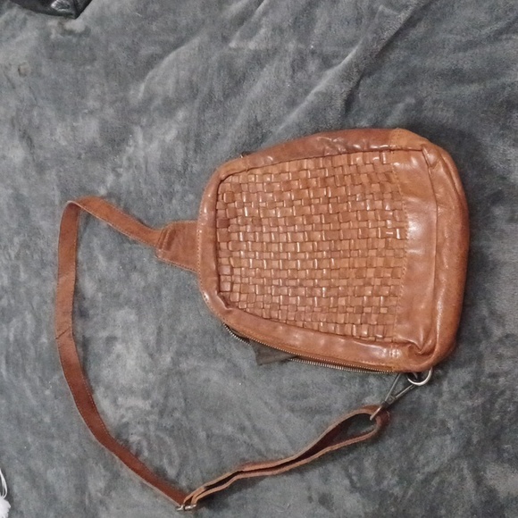 Vilenca Holland | Bags | Vilenca Holland Brown Leather Shoulder Sling ...